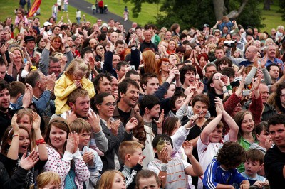 How to Hype Up a Crowd