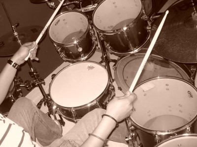How to Play a Drum Set For Beginners
