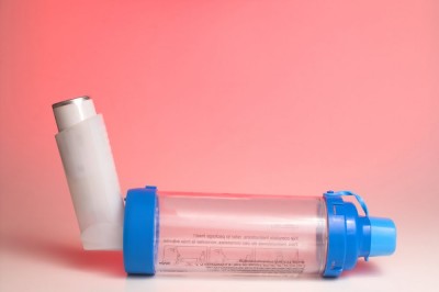 How to Use an Inhaler with a Spacer