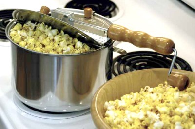 How to Use a Popcorn Popper