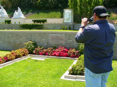 How to Visit Celebrity Graves at Forest Lawn Hollywood Hills