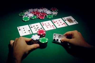How to Bluff in Poker